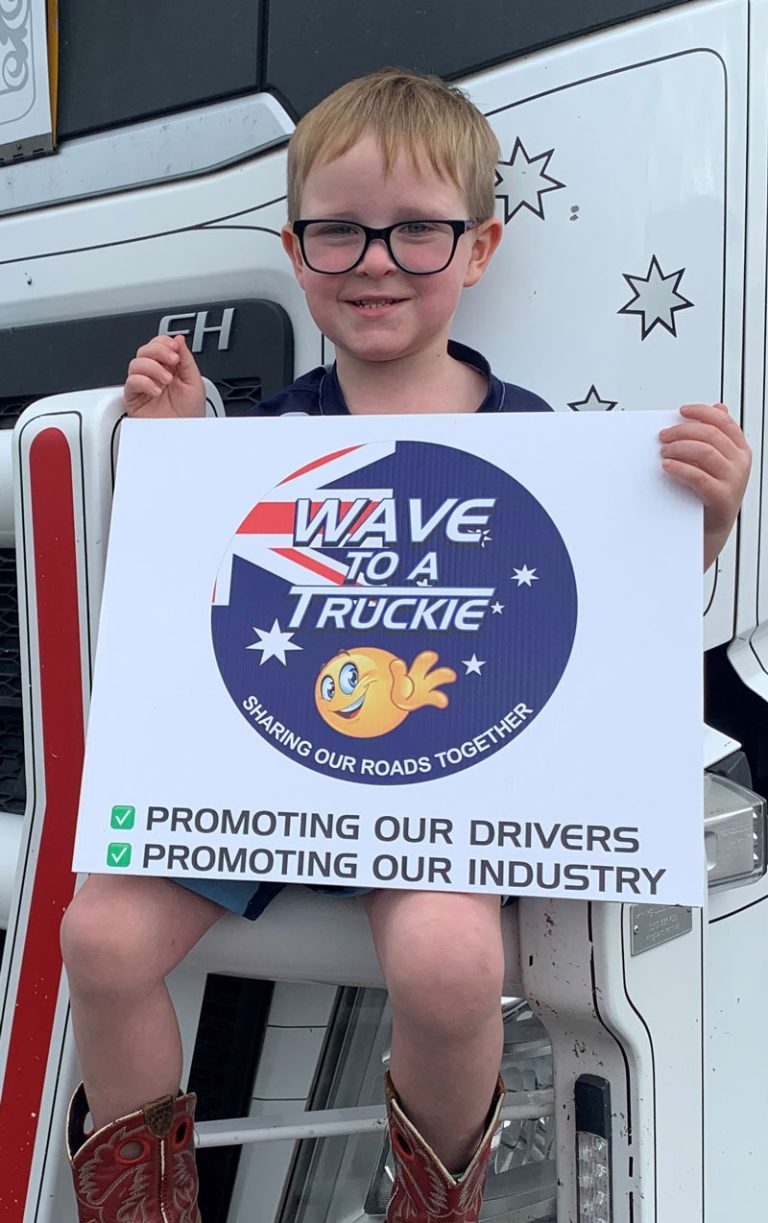 Give us a wave! – Little Trucker Down Under